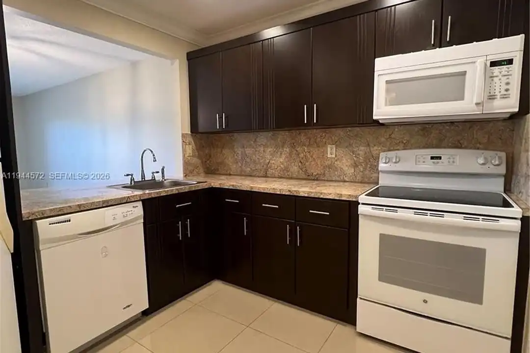 7730 Camino Real #F-307 - Miami, FL | Rent.
