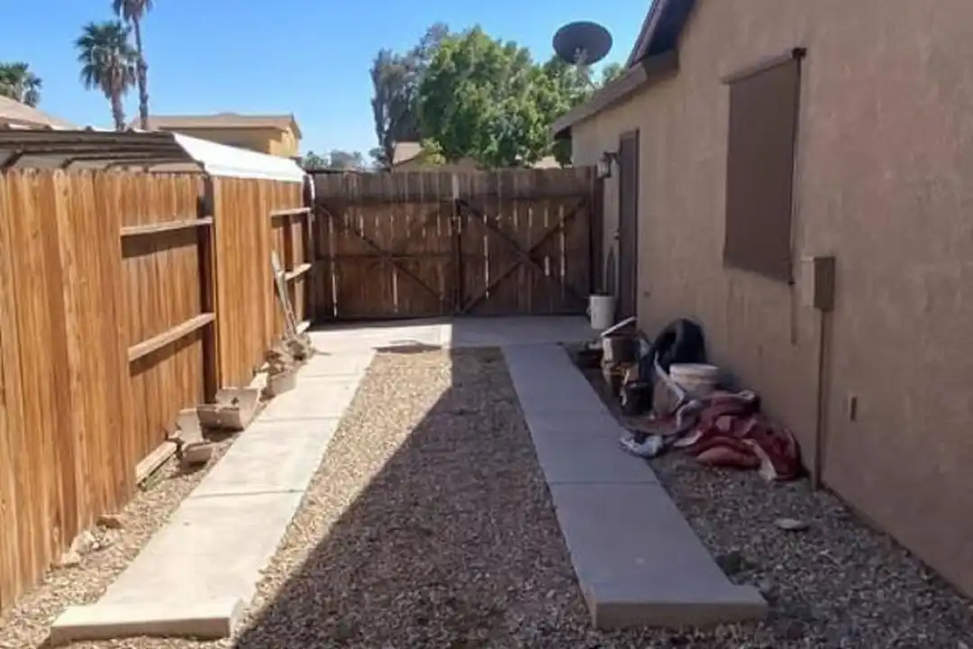 2536 W Orange Ave - El Centro, CA | Rent.