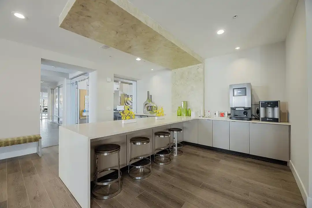 Maple District Lofts - 5415 Maple Ave - Dallas, TX | Rent.
