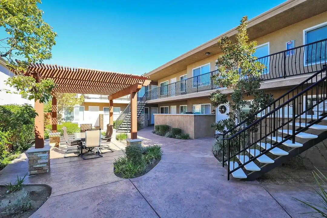La Mesita Apartments - 7350 La Mesita Pl - La Mesa, CA | Rent.