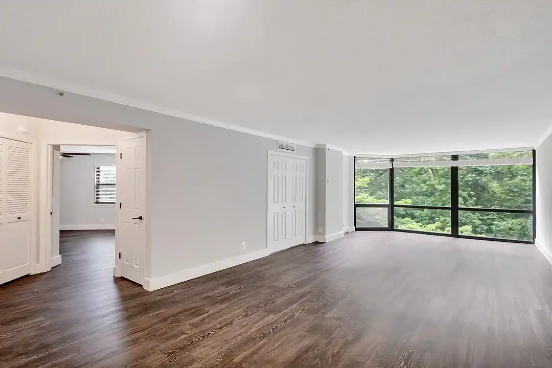 Huntington Gateway - 5982 Richmond Hwy - Alexandria, VA | Rent.