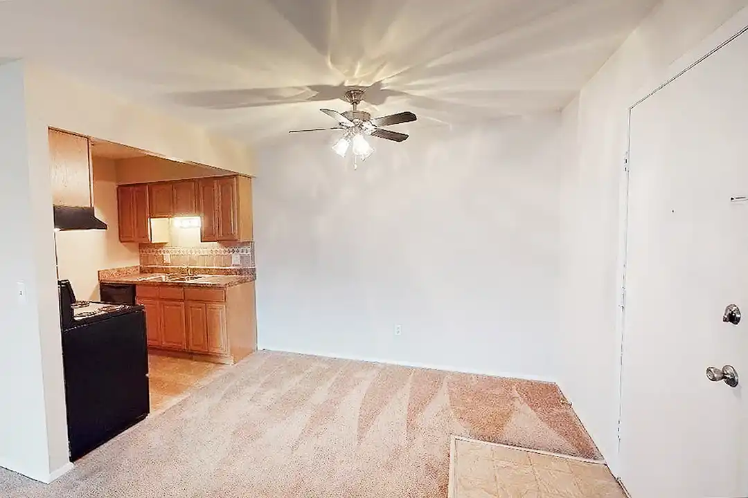 Crown Ridge Apartments - 50 Beam Cir - Franklin, OH | Rent.