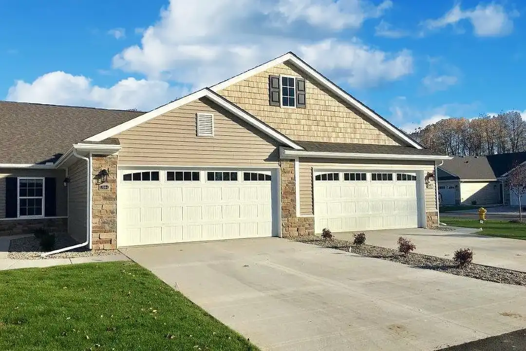 Timber Valley - 7150 Lewis Ave - Temperance, MI | Rent.