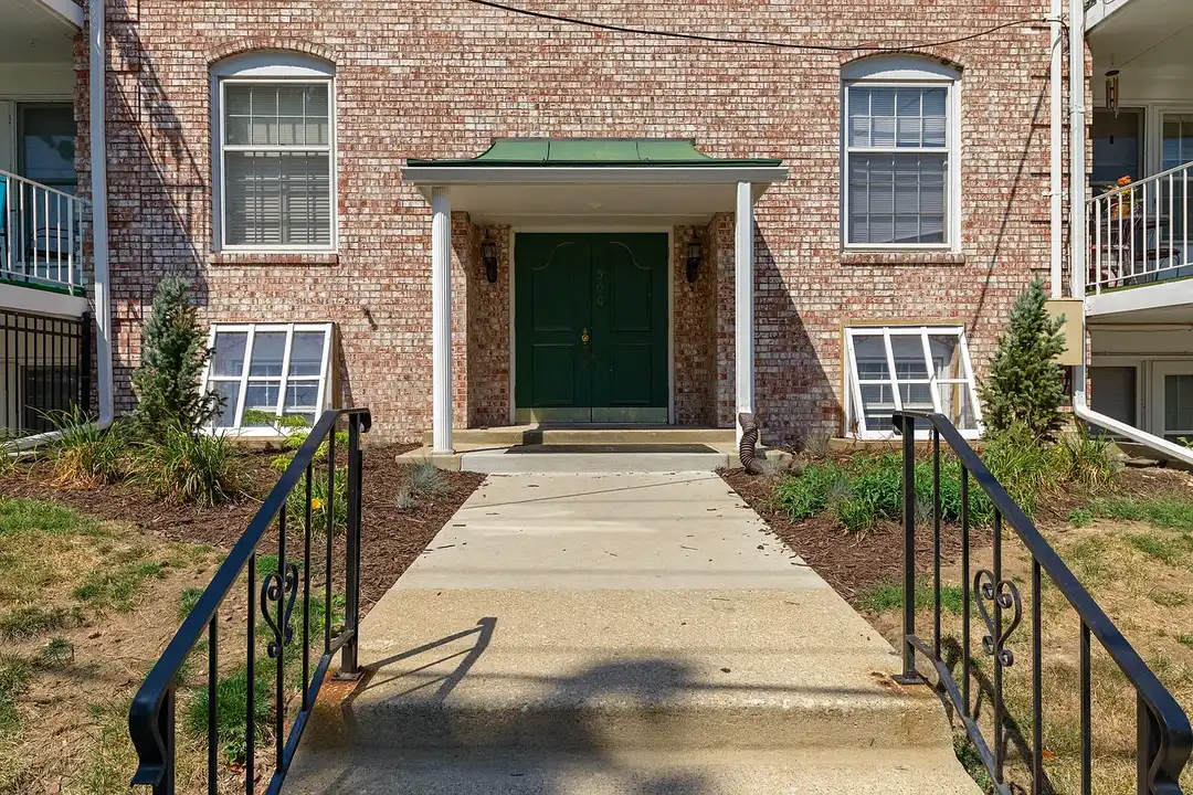 The 31st Street Apartments - 500 31st St - Des Moines, IA | Rent.