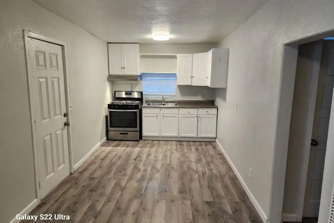 216 Hutchison St unit 216 1/2 - Barstow, CA | Rent.