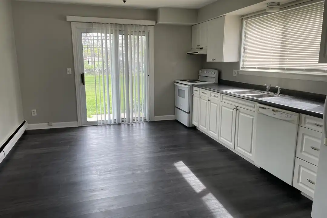 324 E St Clair St - Romeo, MI | Rent.