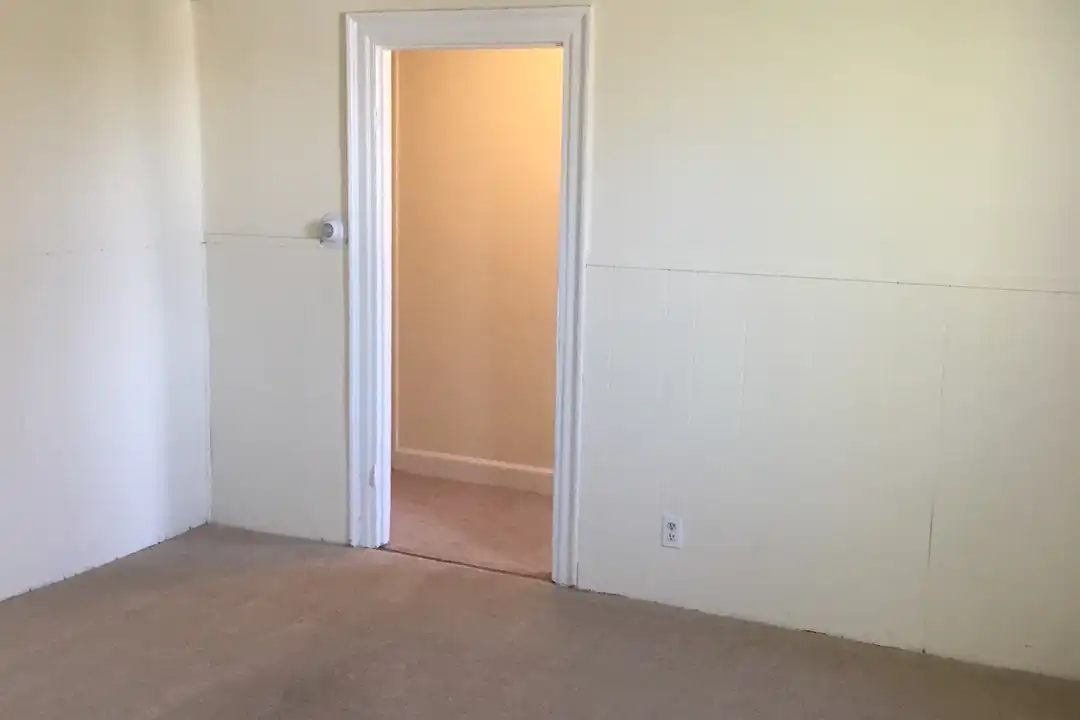 184 High St unit 2R - Holden, MA | Rent.