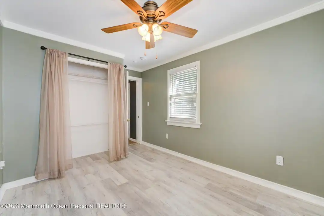 446 E Arverne Ave - Ocean Gate, NJ | Rent.