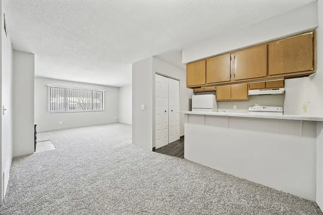 Fox Grove Apartments - 55 Stringham Rd - Battle Creek, MI | Rent.
