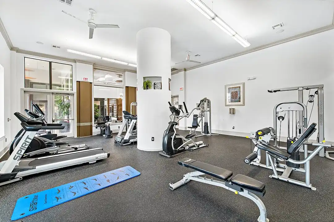 MAA Fall Creek - 8440 N Sam Houston Pkwy E - Humble, TX | Rent.