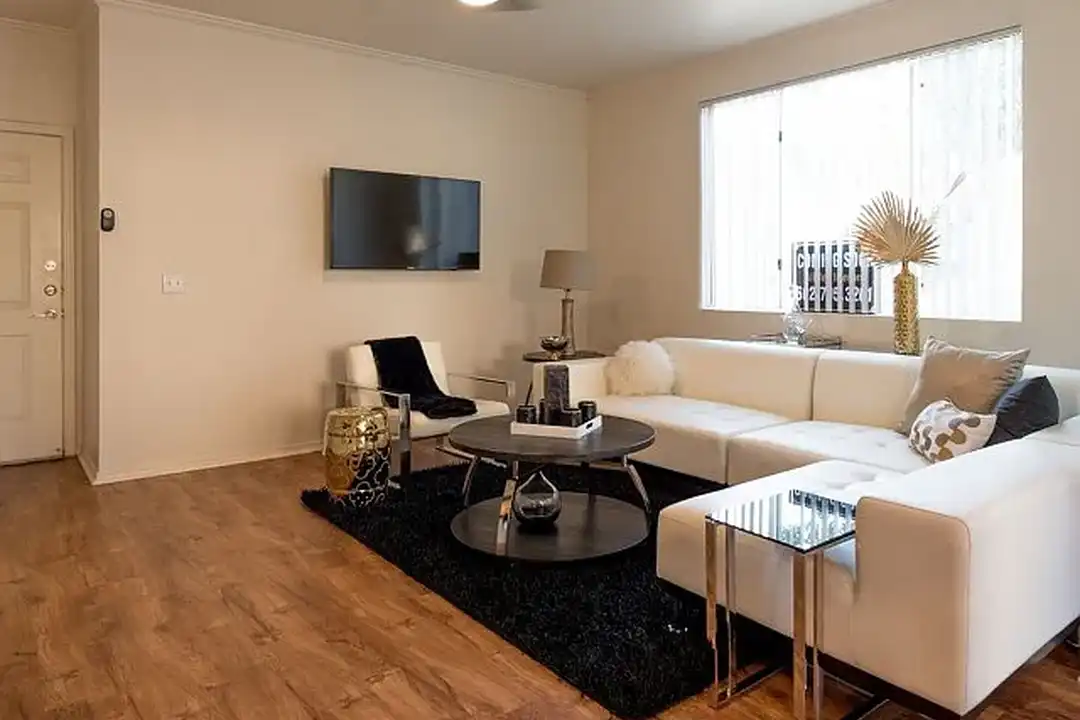 Red Rox Villas - 5401 E Van Buren St - Phoenix, AZ | Rent.