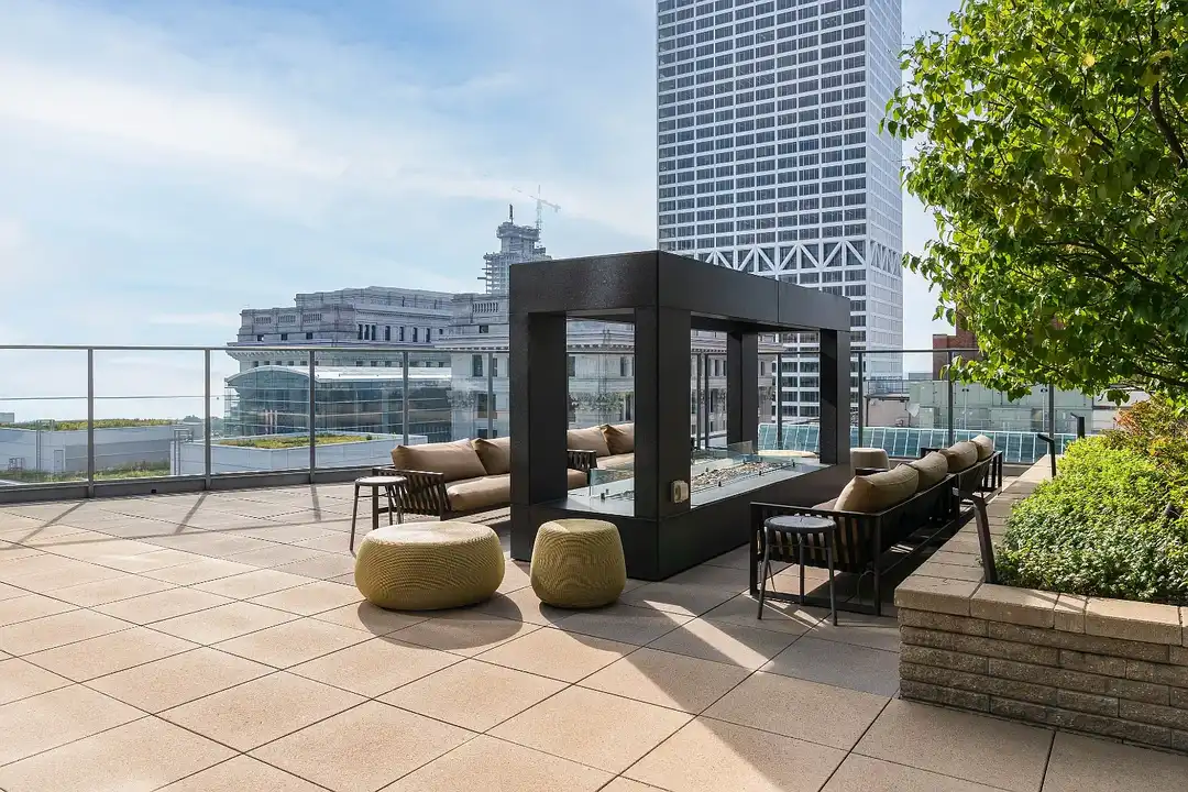 7SEVENTY7 - 777 N Van Buren St - Milwaukee, WI | Rent.