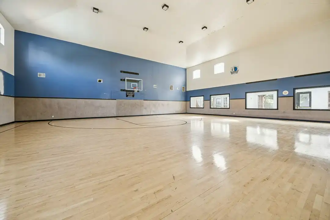 The Monte - 4909 Haverwood Ln - Dallas, TX | Rent.