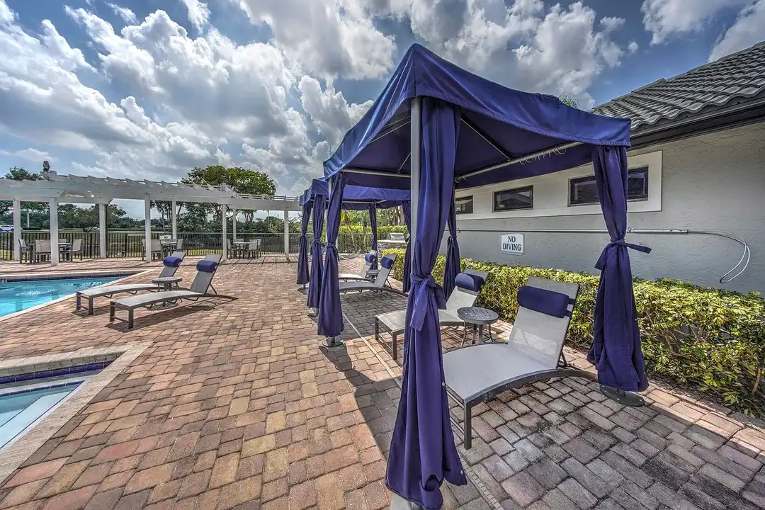 Cielo Point - 6701 W Oakland Park Blvd - Fort Lauderdale, FL | Rent.