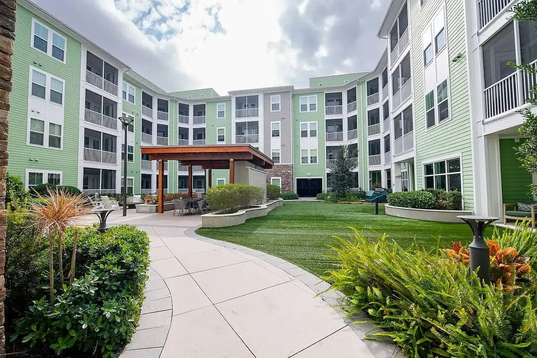 Trails at Hunters Lake - 8500 Hunters Village Rd - Tampa, FL | Rent.