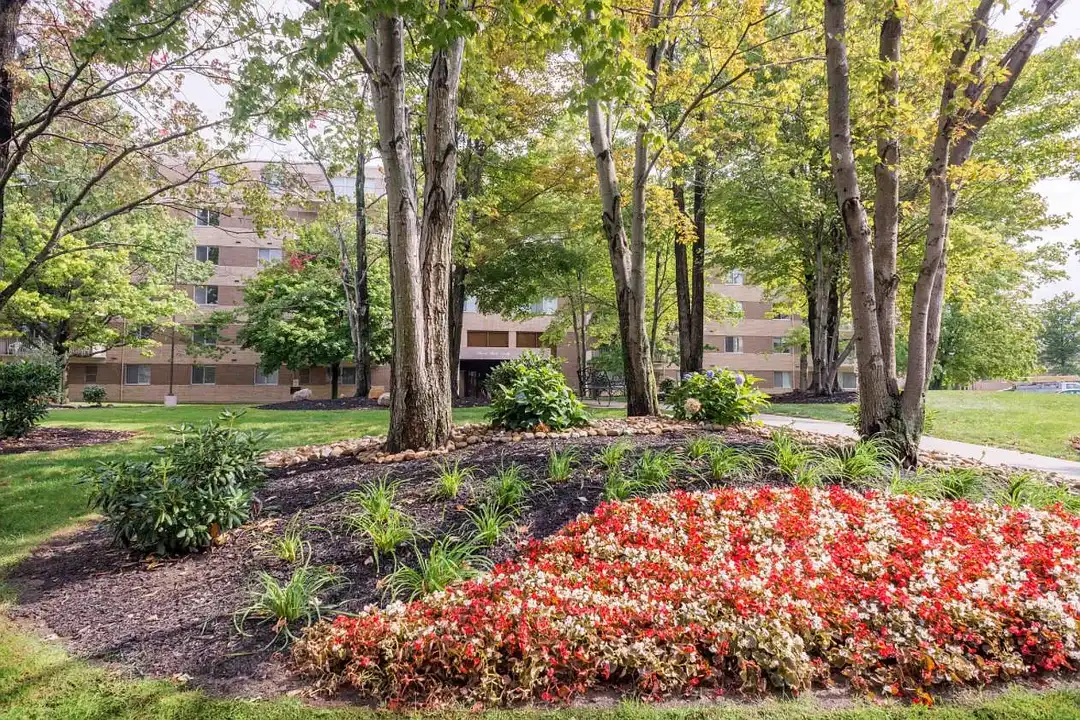 Sherri Park Apartments - 2111 Acacia Park Dr - Cleveland, OH | Rent.