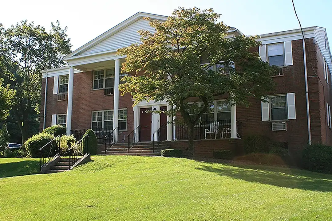 Summit Manor - 70 Berkshire Pl - Hackensack, NJ | Rent.