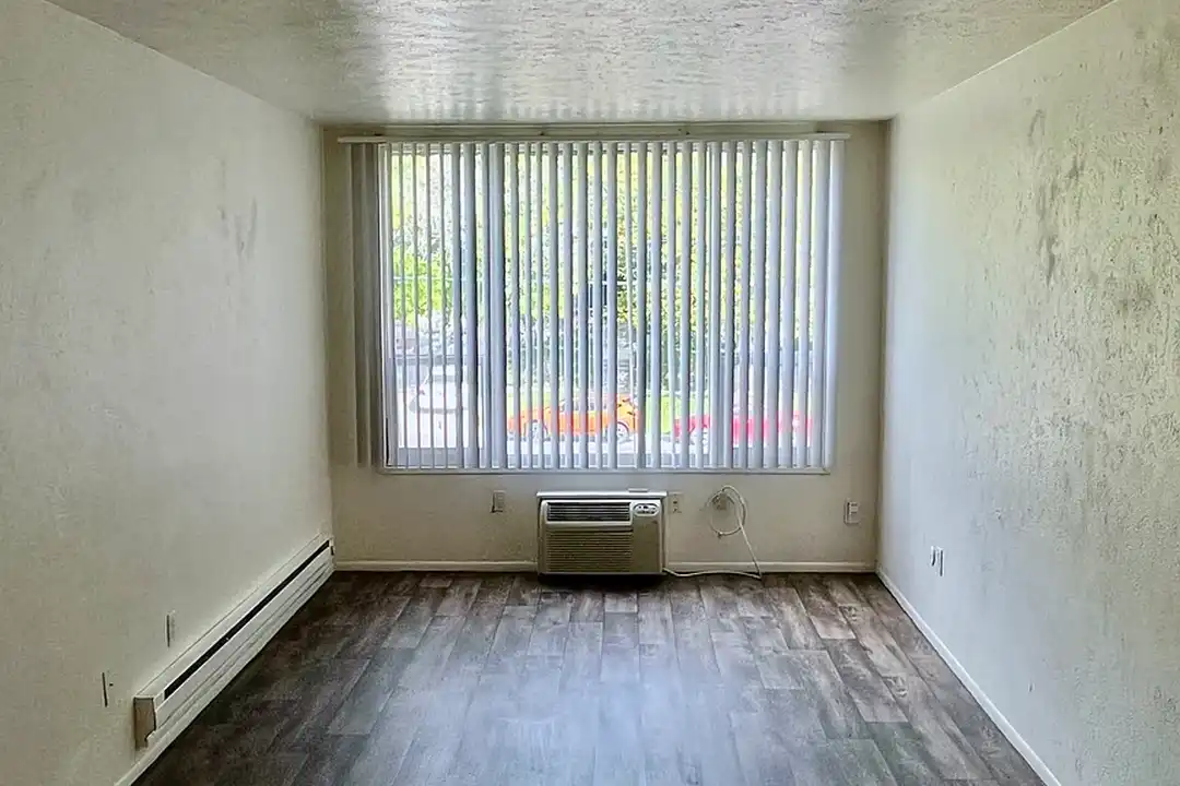 Cedar Cliff Apartments - 250 S 900 E - Salt Lake City, UT | Rent.