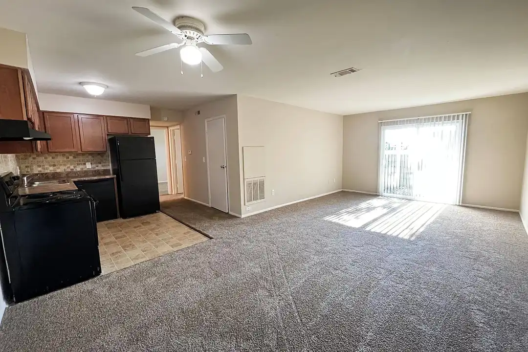 Crown Ridge Apartments - 50 Beam Cir - Franklin, OH | Rent.
