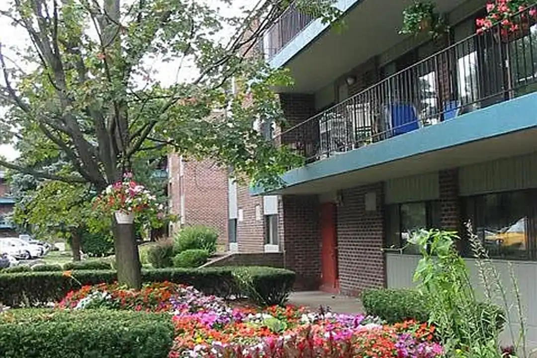 Whitmore Court Apartments - 82 Crescent St - Saratoga Springs, NY | Rent.