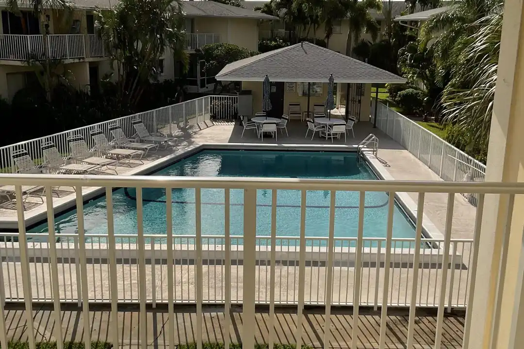 510 Prosperity Farms Rd unit 8b - North Palm Beach, FL | Rent.