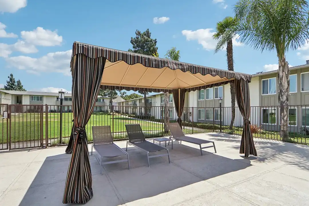 Pickwick Park - 2400 Pickwick Dr - Camarillo, CA | Rent.