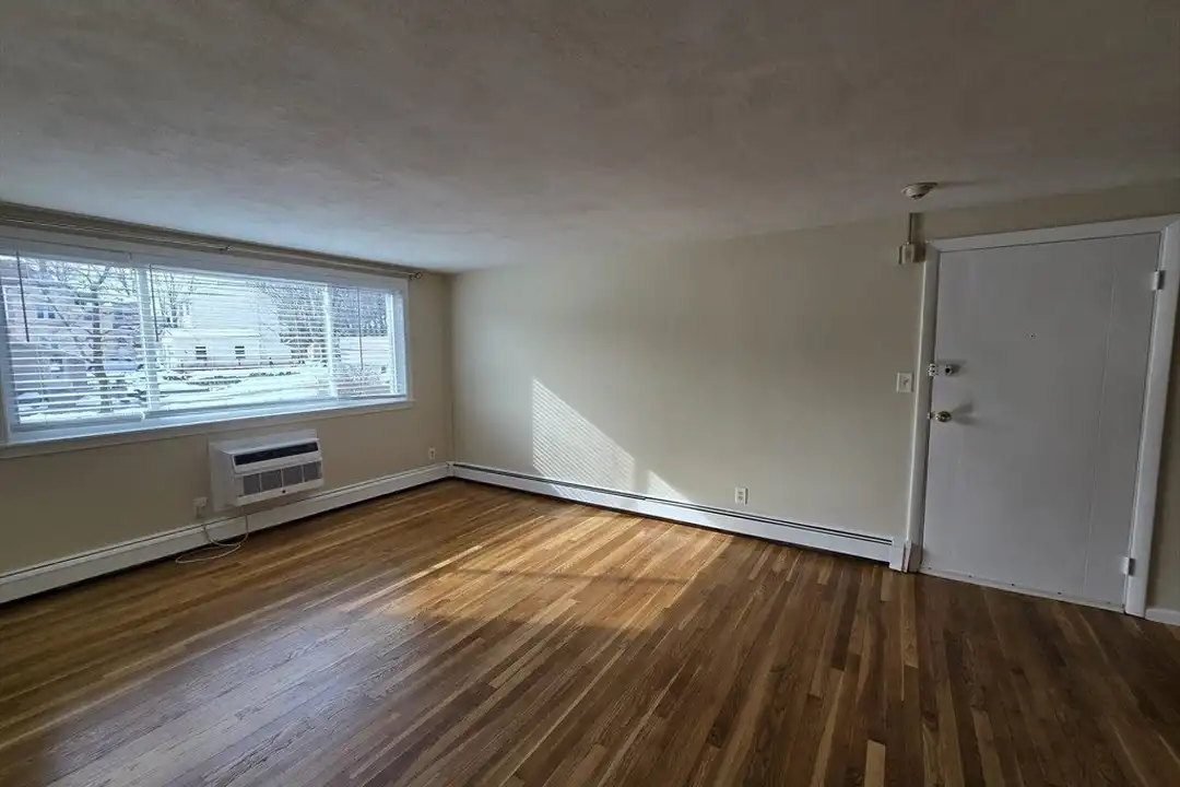 194 Lincoln St #4 - Stoughton, MA | Rent.