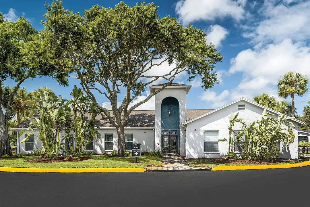 Summit West - 11500 Summit West Blvd - Tampa, FL | Rent.