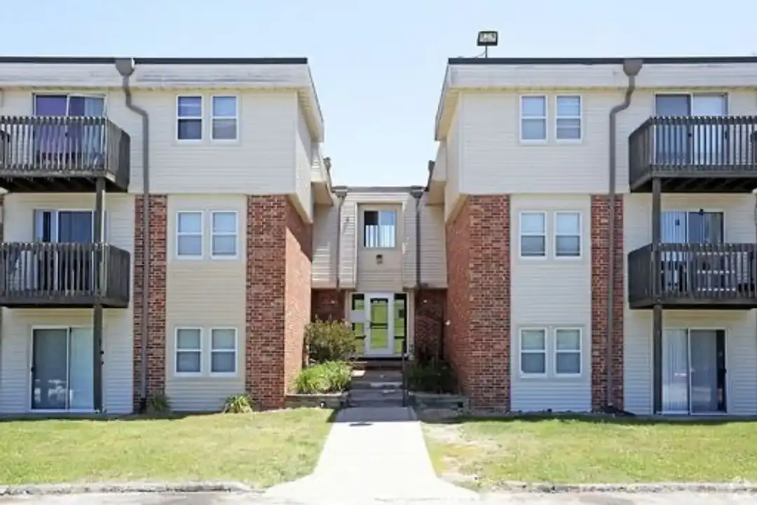 Bell Terrace Apartments - 2701-2715 SW 23rd St - Des Moines, IA | Rent.