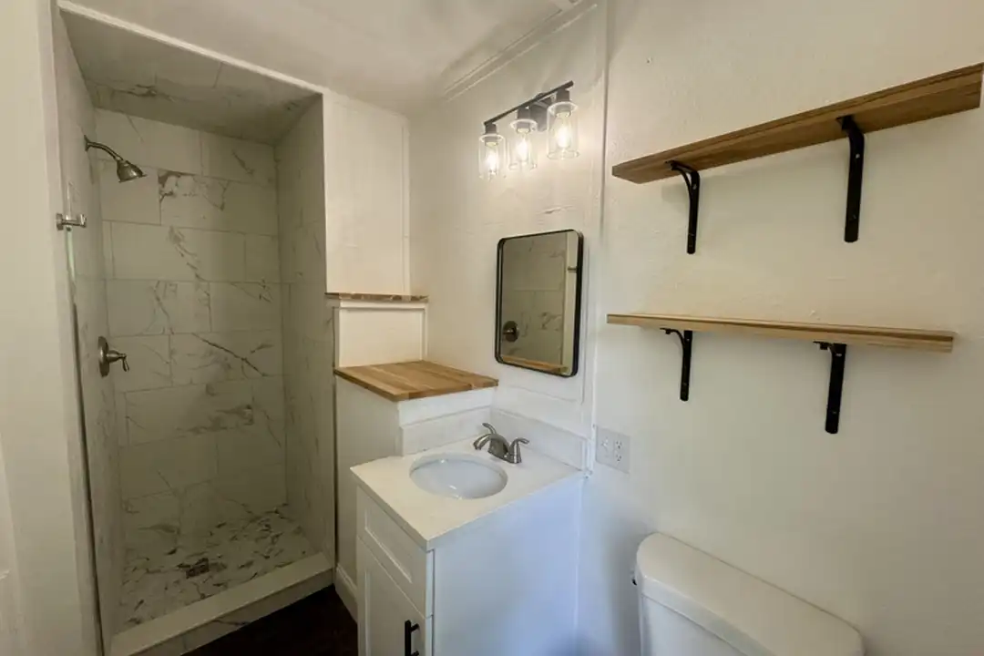 16 Spaulding St unit 2B - Norwich, CT | Rent.