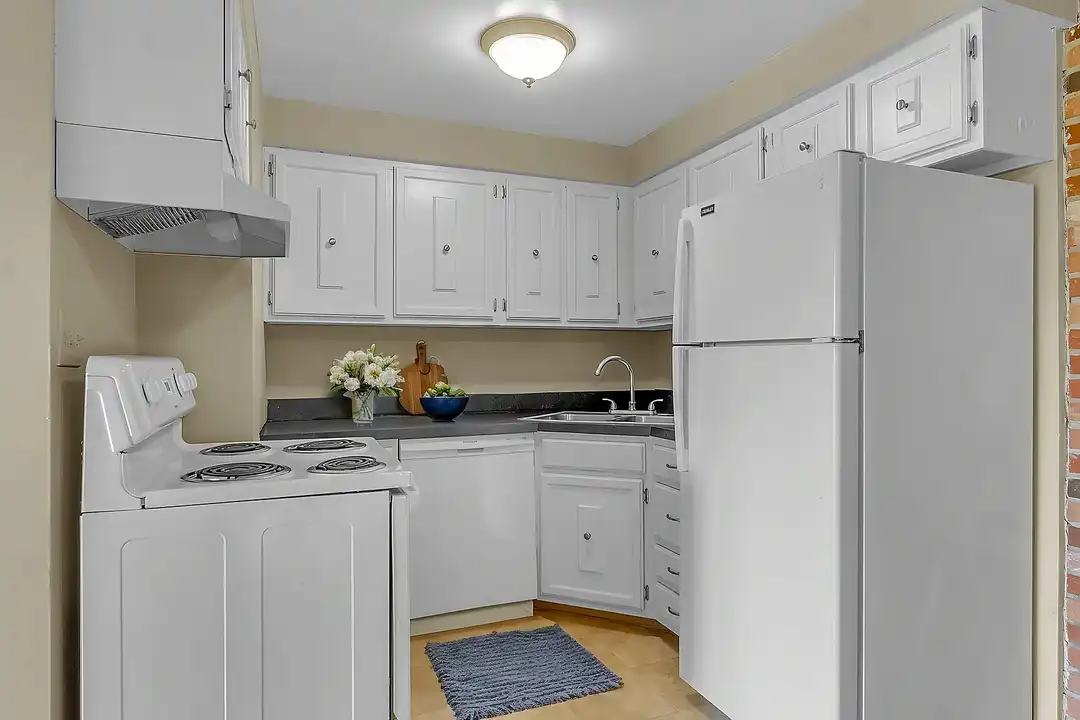 Edgebrook Estates - 65 Edgebrook Est - Cheektowaga, NY | Rent.