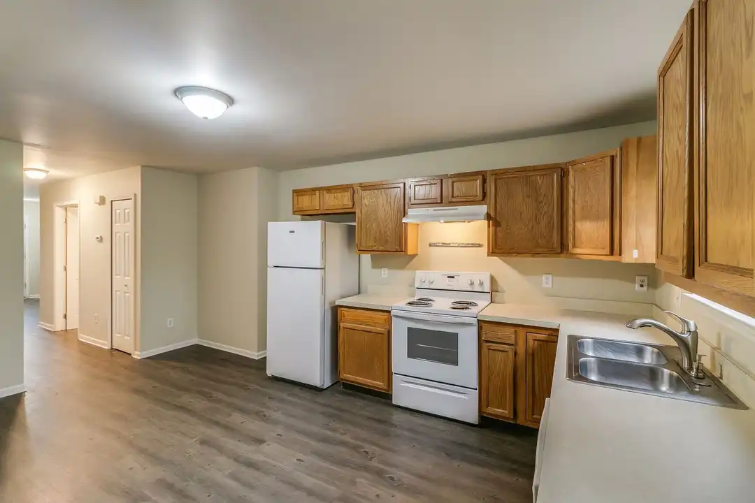 5689 Cooley Village Dr - Waterford, MI | Rent.