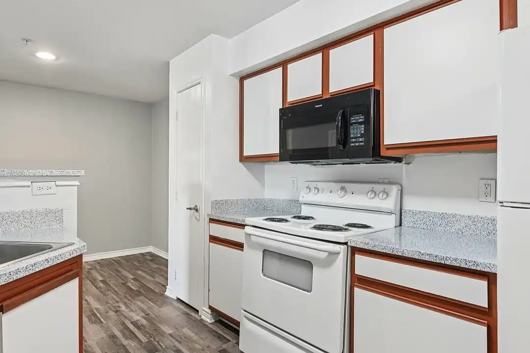 Timber Oaks Apartments - 700 Timber Oaks Ln - Grand Prairie, TX | Rent.