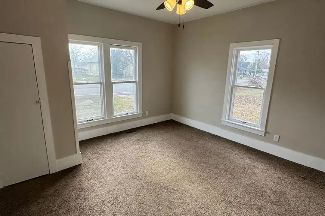 1501 N Farmer Ave - Springfield, MO | Rent.