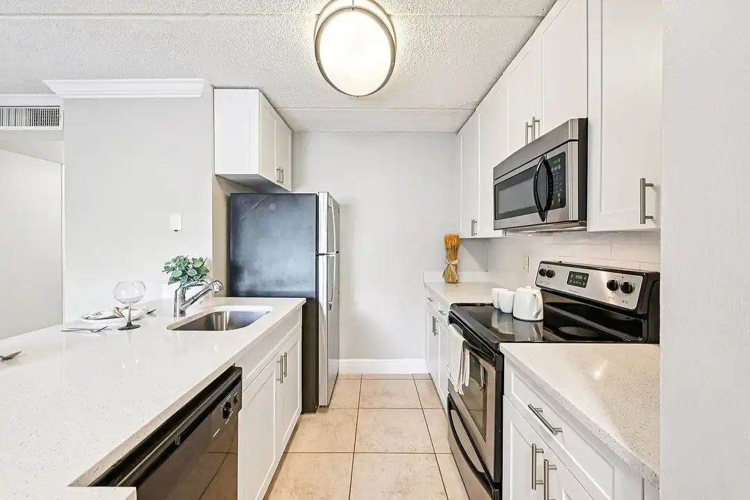 Palm Court at Wellington Apartments - 711 Forest Club Dr - Wellington ...