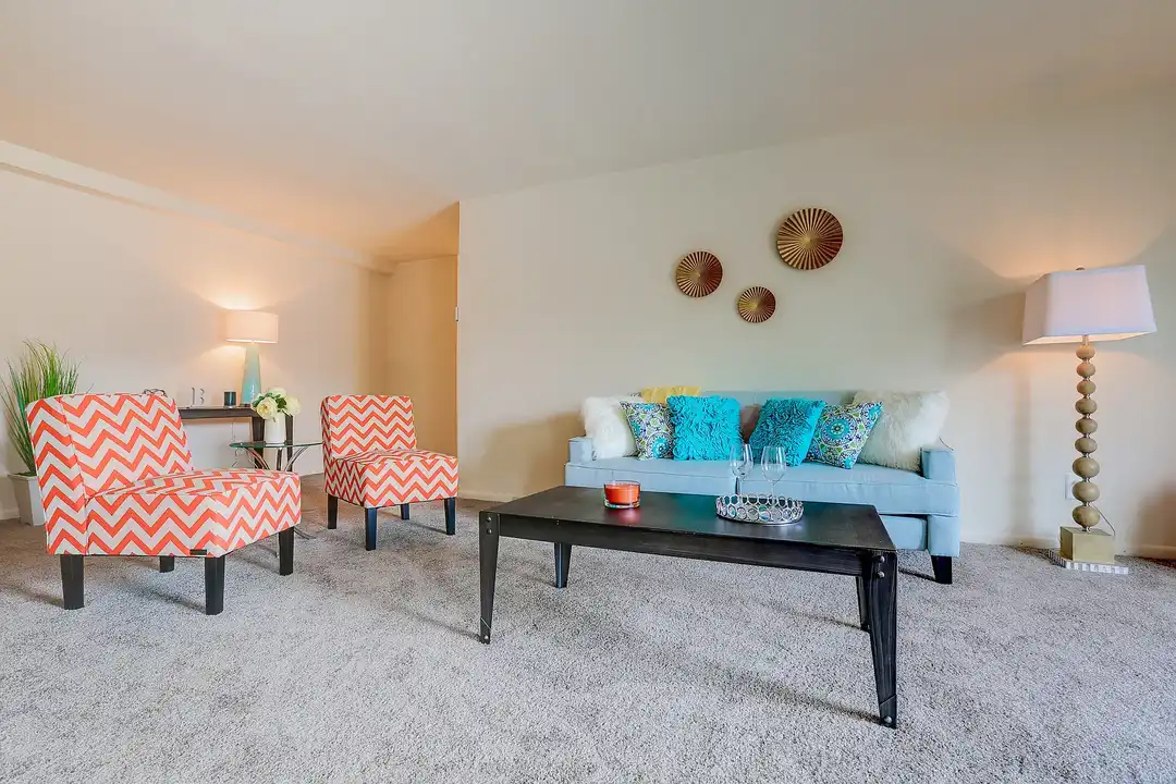 Kings Ridge - 7605B Hillendale Rd - Parkville, MD | Rent.