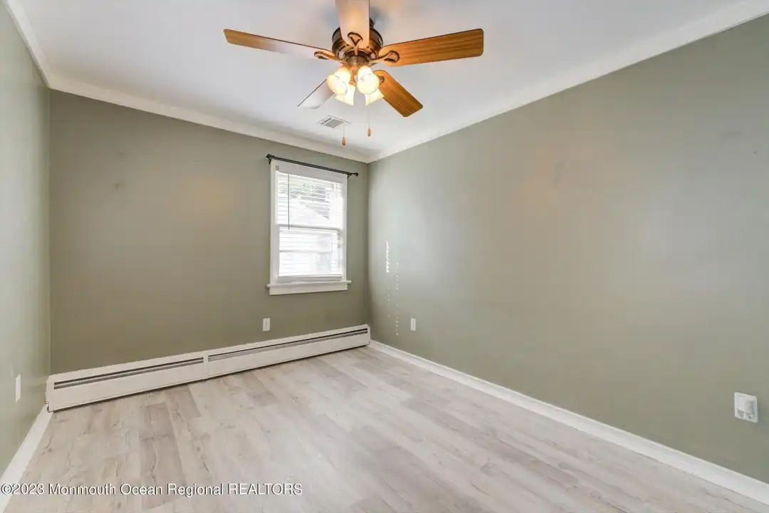 446 E Arverne Ave - Ocean Gate, NJ | Rent.