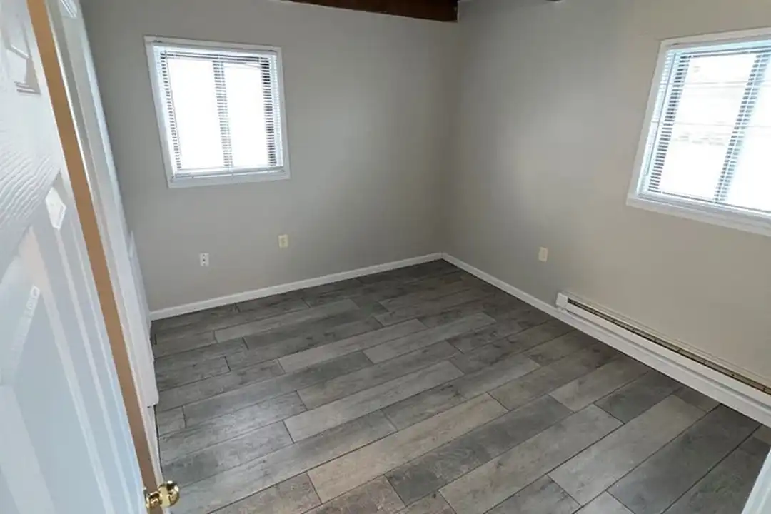 6339 Middlebelt Rd unit 3 - Romulus, MI | Rent.