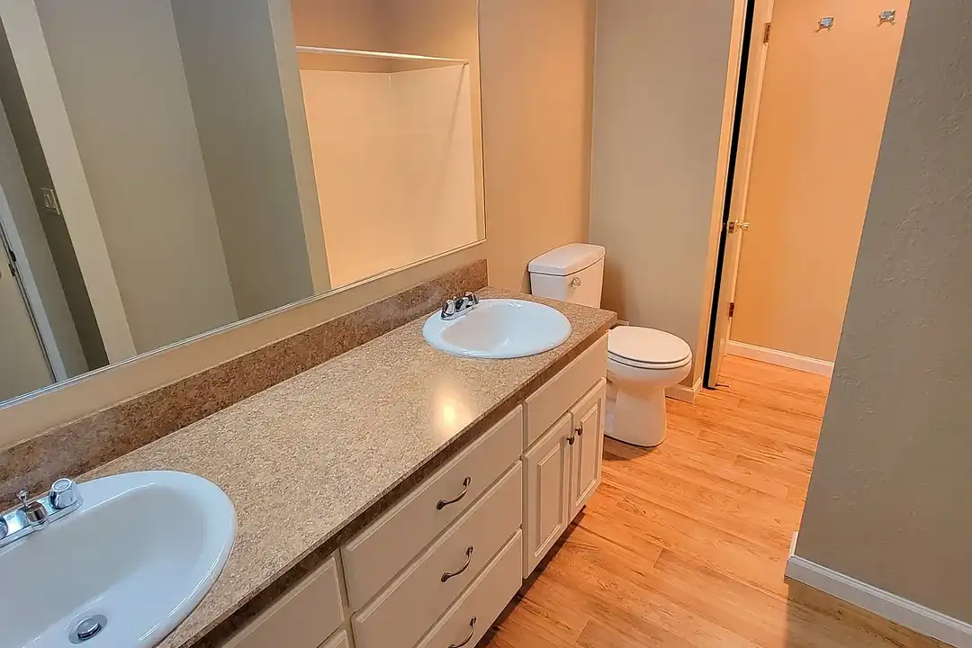 Shadow Hills Park - 4070-4170 Adelaide Ave - Klamath Falls, OR | Rent.