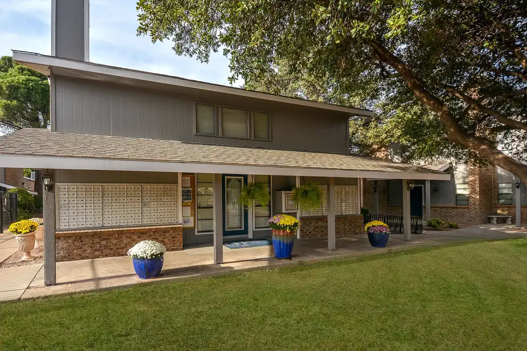 Country Crest Townhomes - 6500 E Ridge Rd - Odessa, TX | Rent.