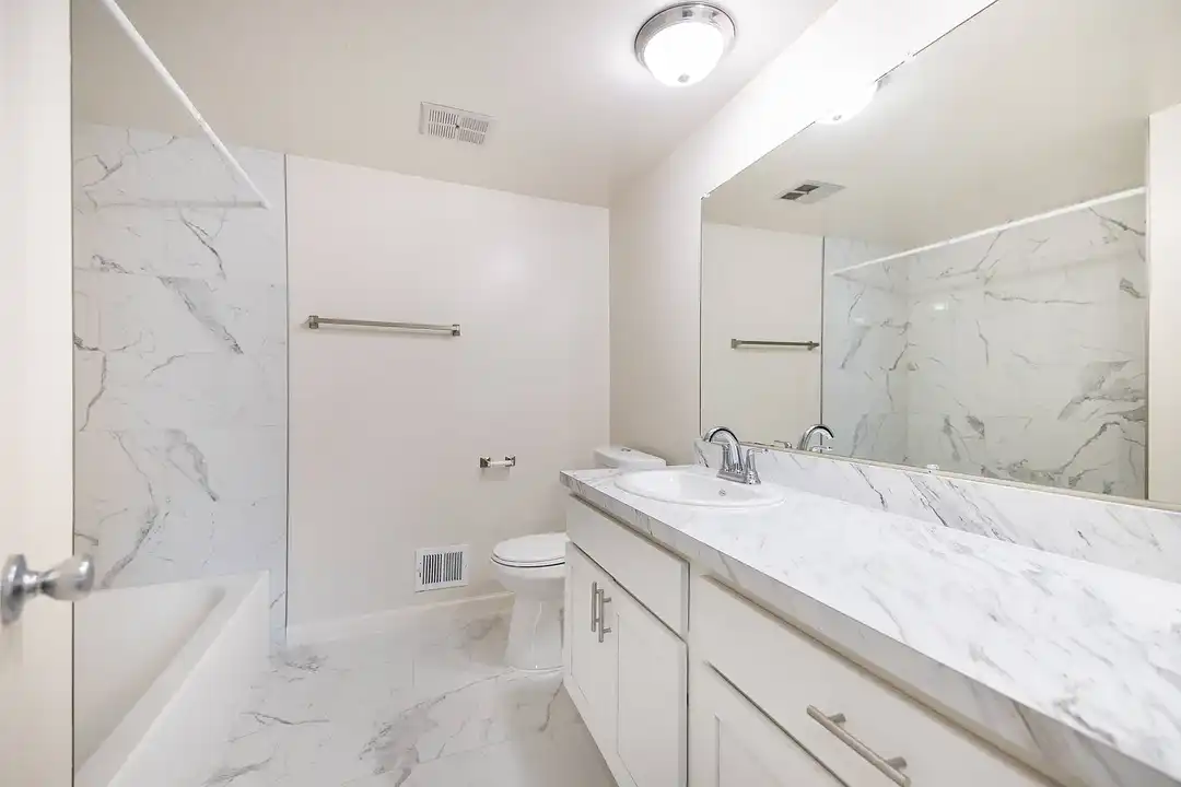 Coach House Apartments - 23600 Lamplighter Dr - Southfield, MI | Rent.