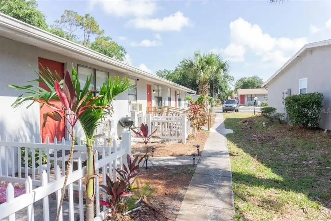1400 Strawberry Pl unit 1400-6 - Plant City, FL | Rent.