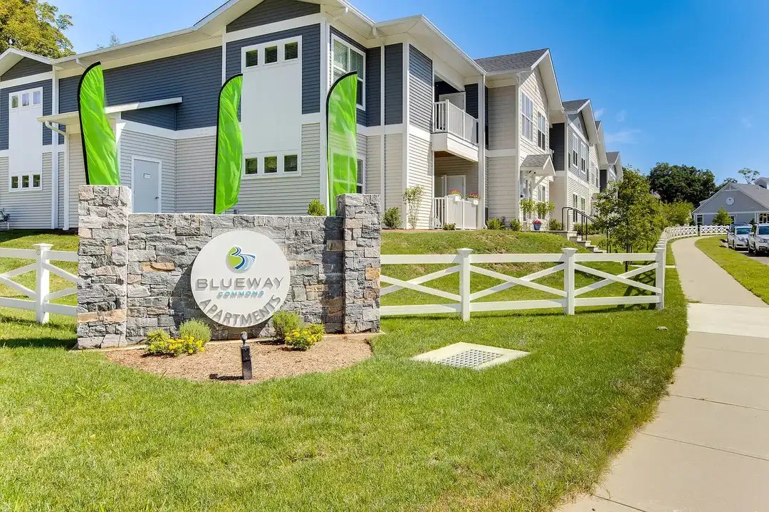 Blueway Commons - 3 Brookes Ct - Haddam, CT | Rent.