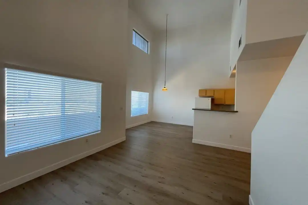4915 E Russell Rd #105 - Las Vegas, NV | Rent.
