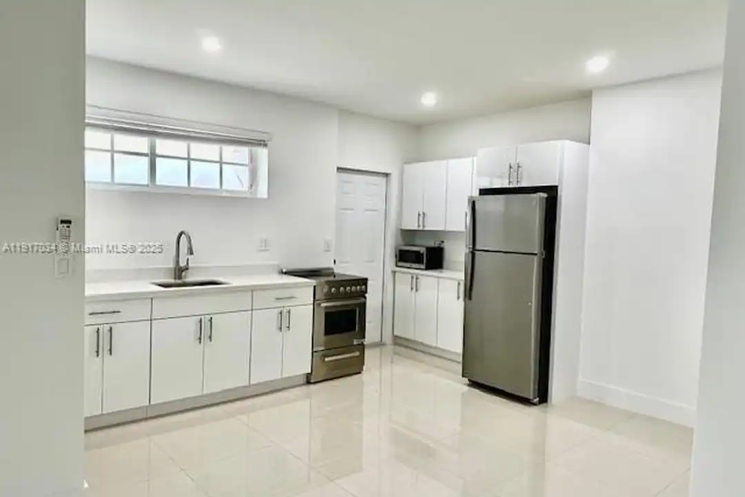 3801 Ponce de Leon #EFFICIENCY - Coral Gables, FL | Rent.