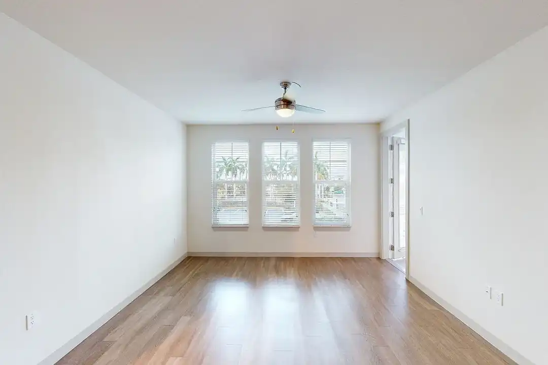 Peridot Palms - 10601 Gandy Blvd N - Saint Petersburg, FL | Rent.