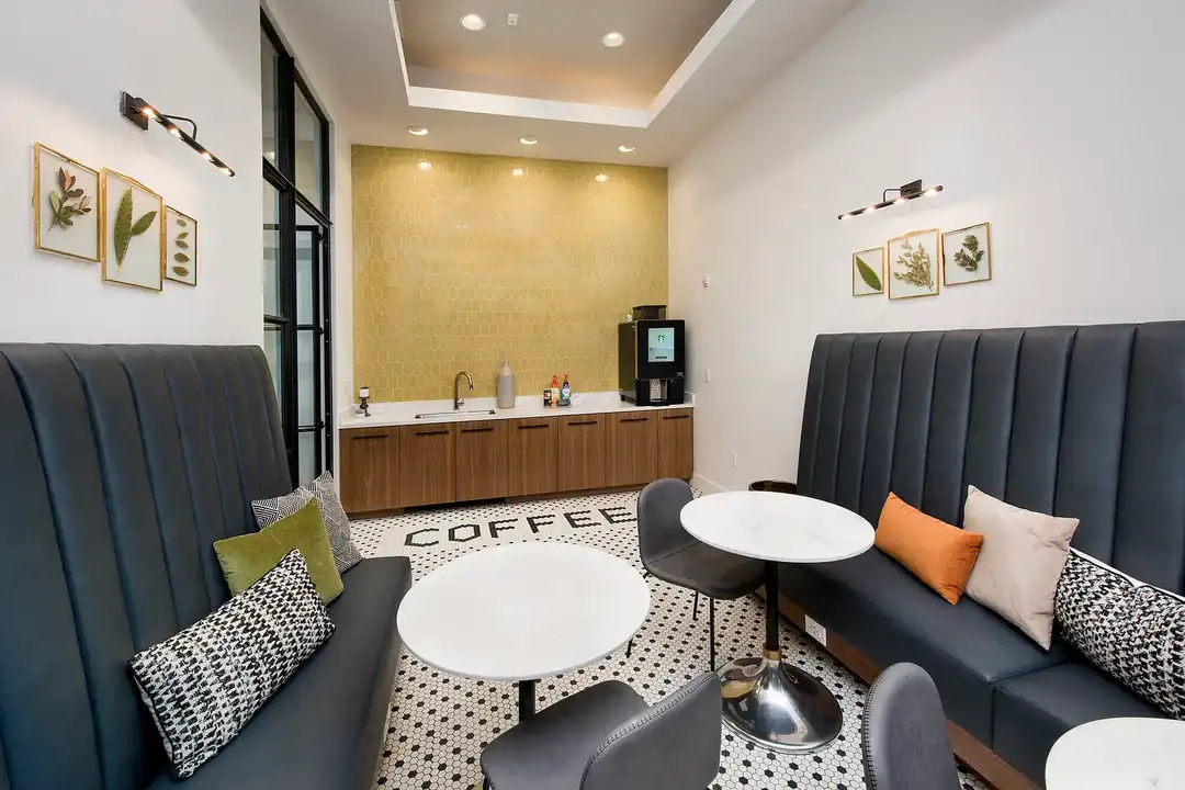 AMLI Decatur - 122 W Trinity Pl - Decatur, GA | Rent.