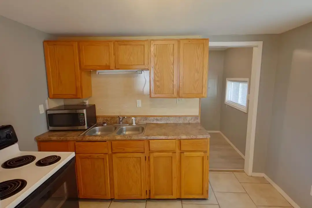 1849 S Spruce St - Wichita, KS | Rent.