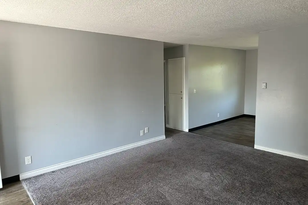 Arlington Apartments - 240 W Arlington St - Gladstone, OR | Rent.