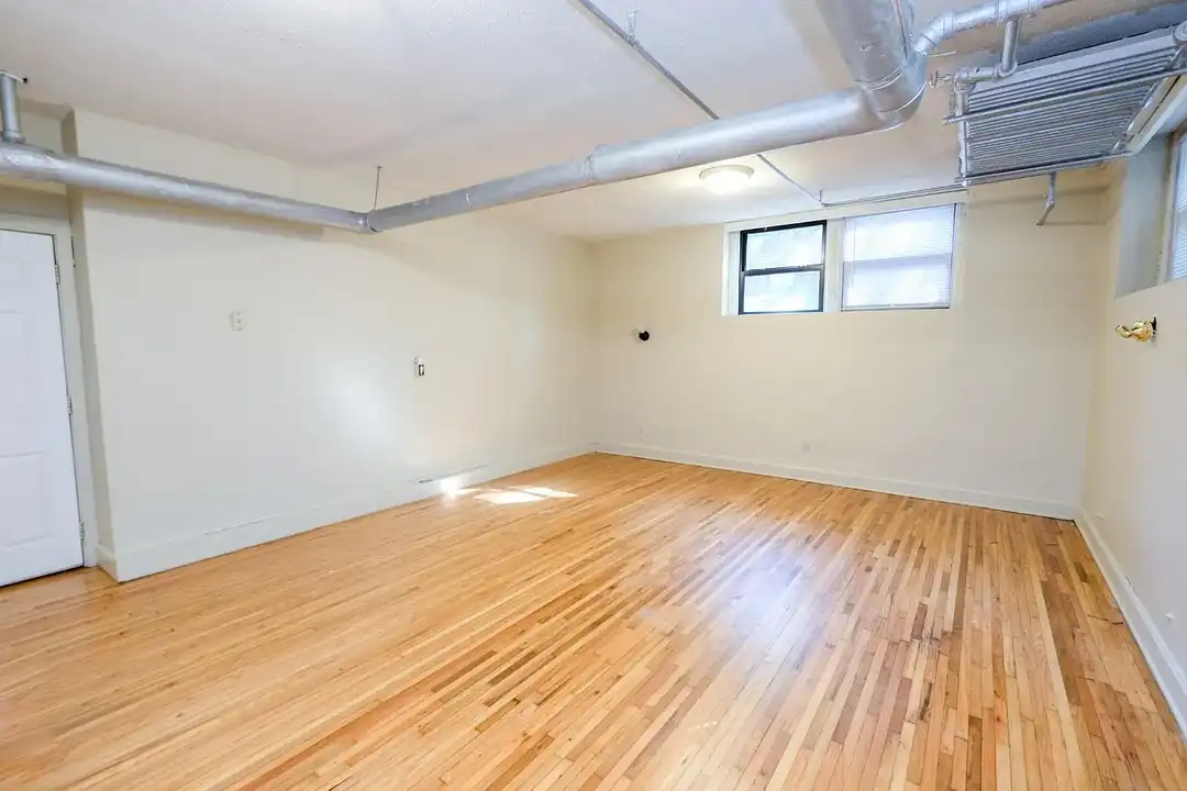 Yale Apartments - 77 Milton St N - Saint Paul, MN | Rent.